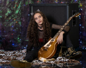 Interview | Teenager Helena Harris rocks the 80s - HeadBangers Lifestyle