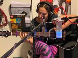 Interview | Teenager Helena Harris rocks the 80s - HeadBangers Lifestyle